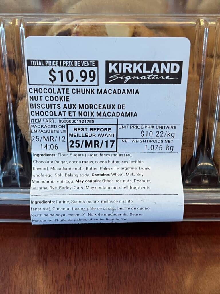 Costco Kirkland Signature Chocolate Chunk Macadamia Nut Cookies Review ...