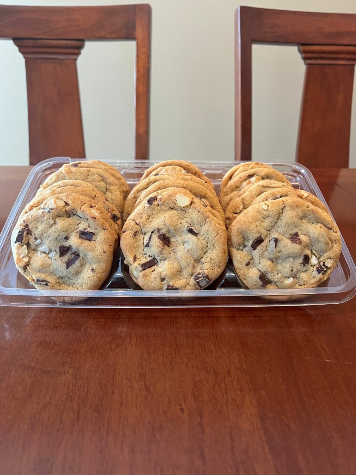 Costco Kirkland Signature Chocolate Chunk Macadamia Nut Cookies Review ...